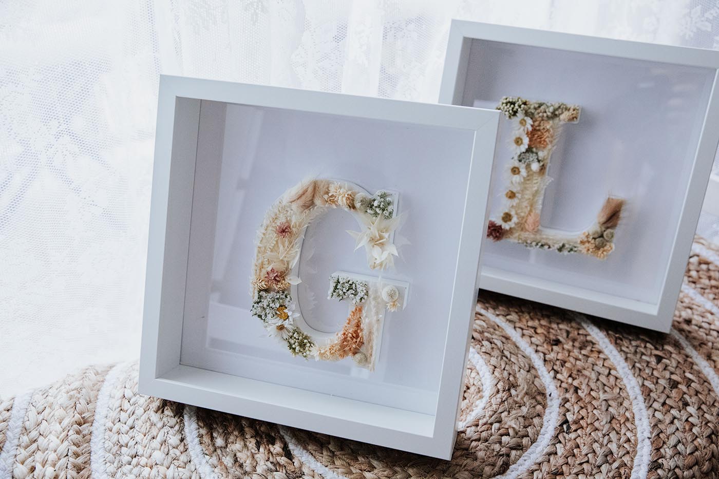 Marco con letra personalizada y flores preservadas | Flores Preservadas ...